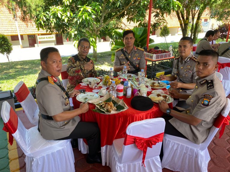 ANAK NELAYAN NATUNA MENARIK PERHATIAN KAPOLDA KEPRI – PID Polda Kepri ANAK NELAYAN NATUNA MENARIK PERHATIAN KAPOLDA KEPRI – PID Polda Kepri